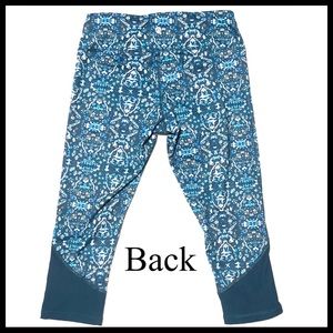 Apana | Pants & Jumpsuits | Apana Capri Yoga Pants Leggings | Poshmark